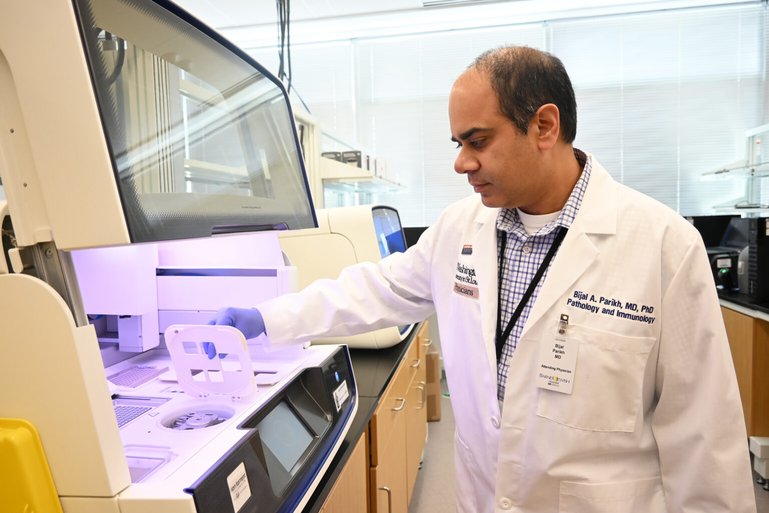 Barnes-Jewish Hospital Molecular Diagnostics Laboratory | Pathology ...
